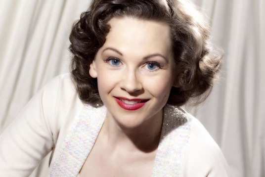 Jazz/Cabaret Singer Joan Ellison Sings 1944-54 Judy Garland @BopStopCle ...