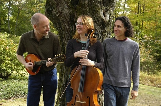 Cleveland Crossover Trio Cellocentric Performs at the Beachwood ...
