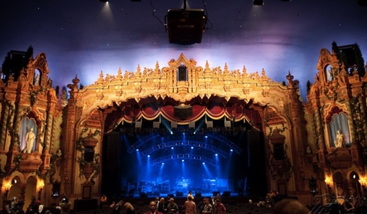 Take a Tour to Learn the Secrets of the Akron Civic Theatre | CoolCleveland
